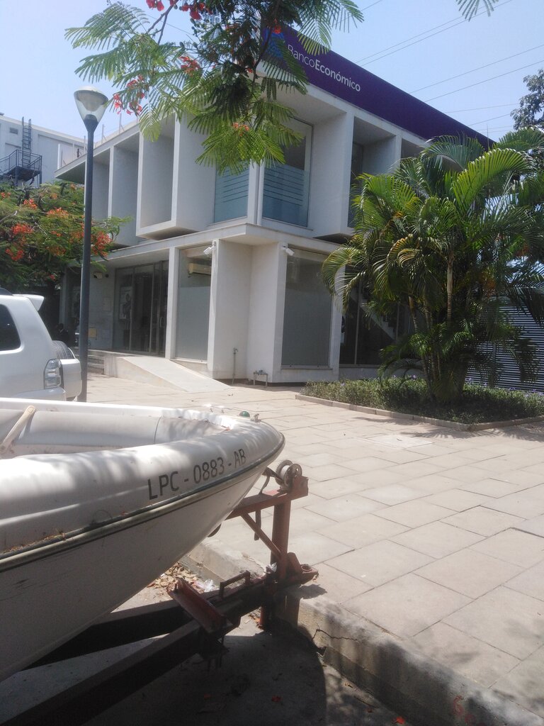 Banka Banco Económico, Loanda, foto