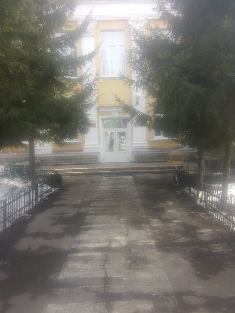 Müzik okulları ve konservatuarlar Детская музыкальная школа г. Канаш им. М. Д. Михайлова, Kanash, foto