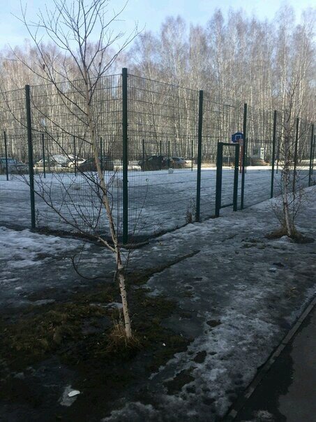 Oyun alanı Детская площадка, Çeliabinsk, foto