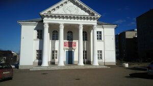 Районный организационно-методический центр (Parokhodnaya Street No:30), kültür merkezleri  Vyatskie Polyani'den