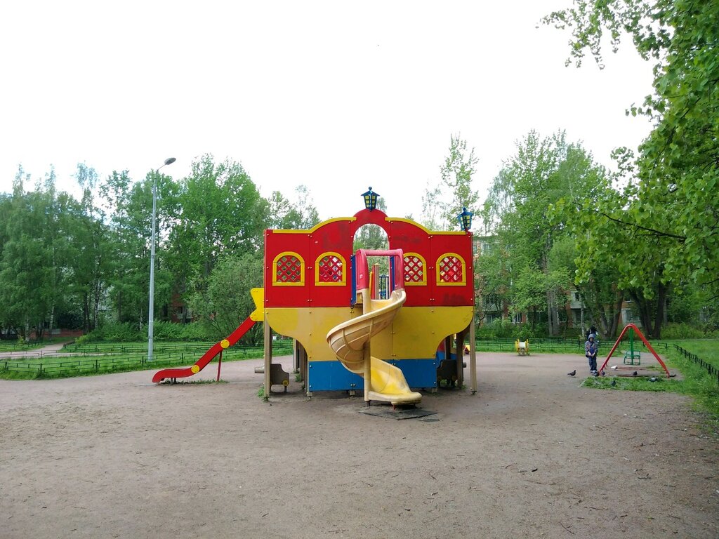 Oyun alanı Playground, Saint‑Petersburg, foto
