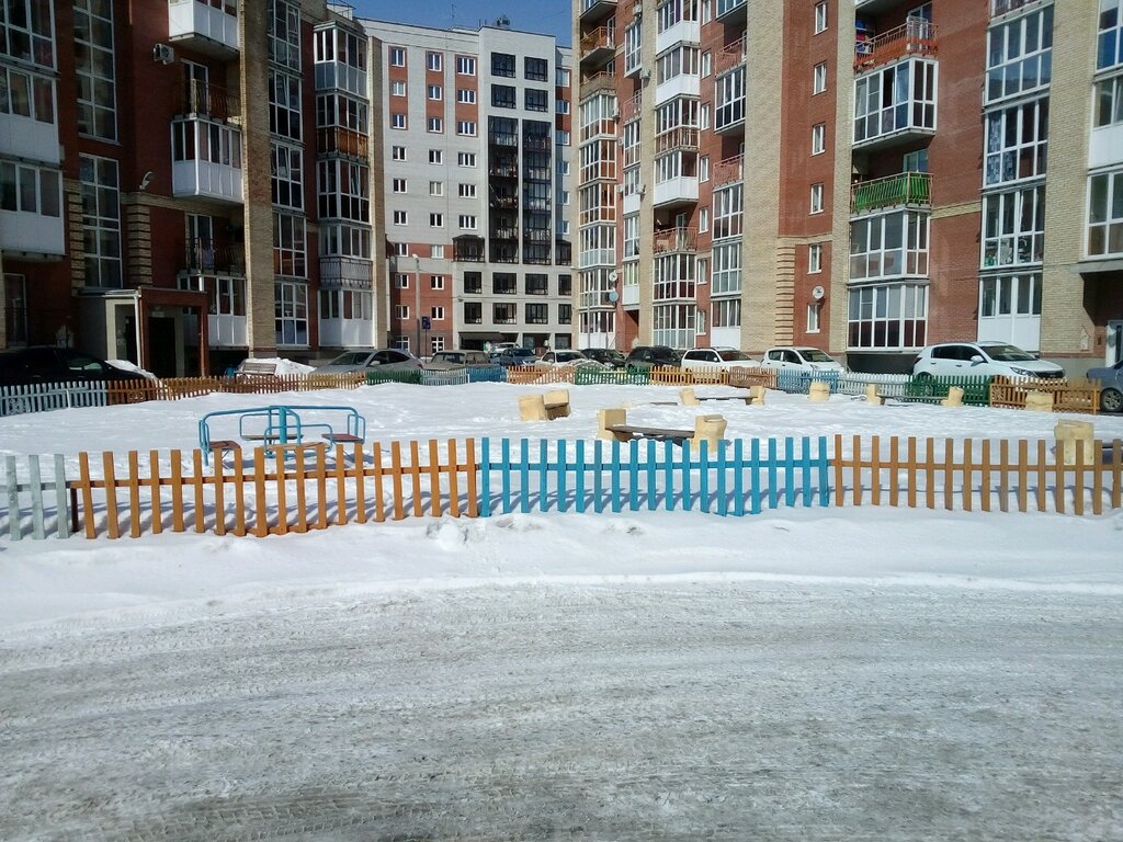 Oyun alanı Playground, Omsk, foto
