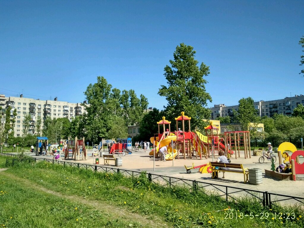 Oyun alanı Playground, Saint‑Petersburg, foto