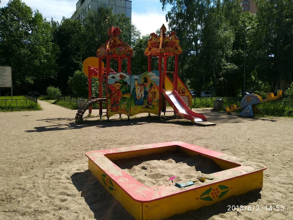 Oyun alanı Playground, Saint‑Petersburg, foto