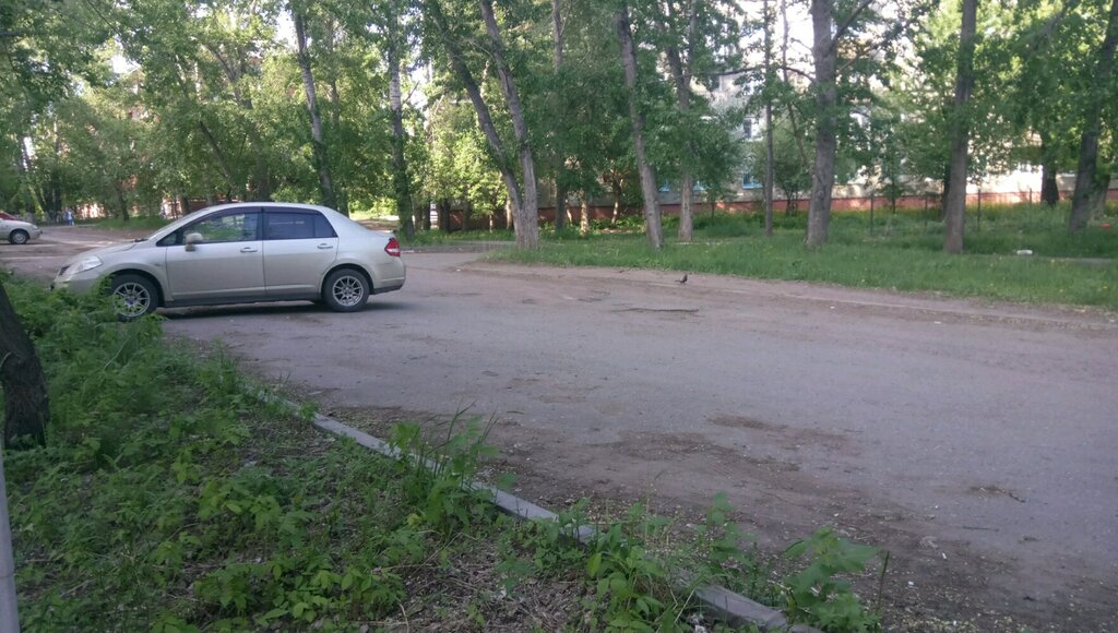 Otoparklar Parking lot, Omsk, foto