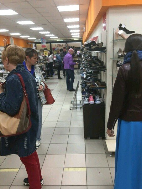 Ayakkabı mağazaları Lana, Çeliabinsk, foto