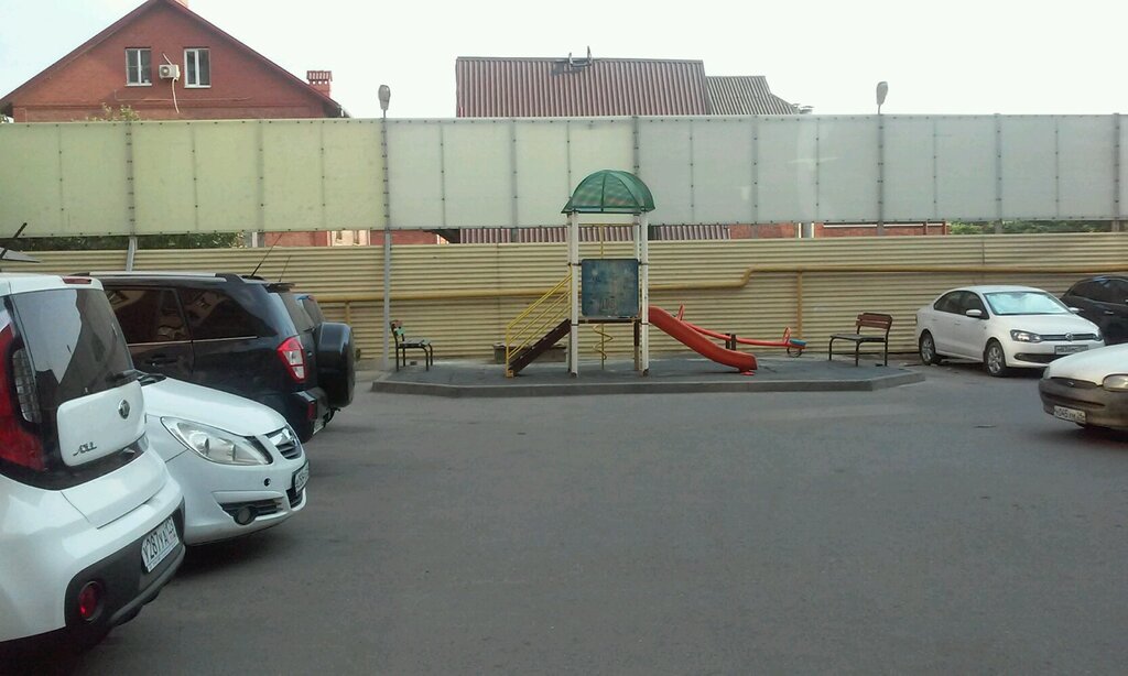 Oyun alanı Детская площадка, Krasnodar, foto