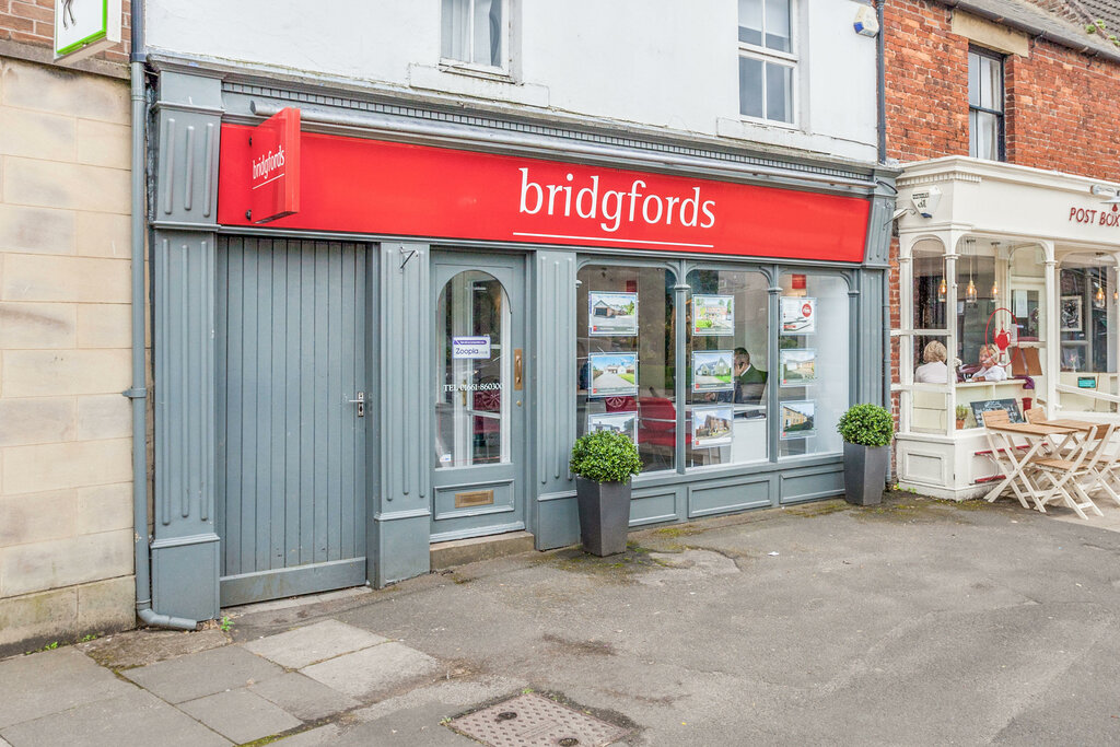 Arazi dizisi Bridgfords Sales and Letting Agents Ponteland, İngiltere, foto