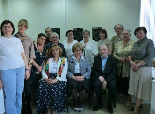Okul kitap ve gereçleri Izdatelstvo Laboratoriya bazovykh znany, Moskova, foto