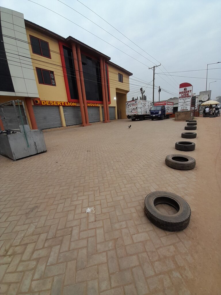 Giyim mağazası Desert Lion International Ltd, Dünya, foto