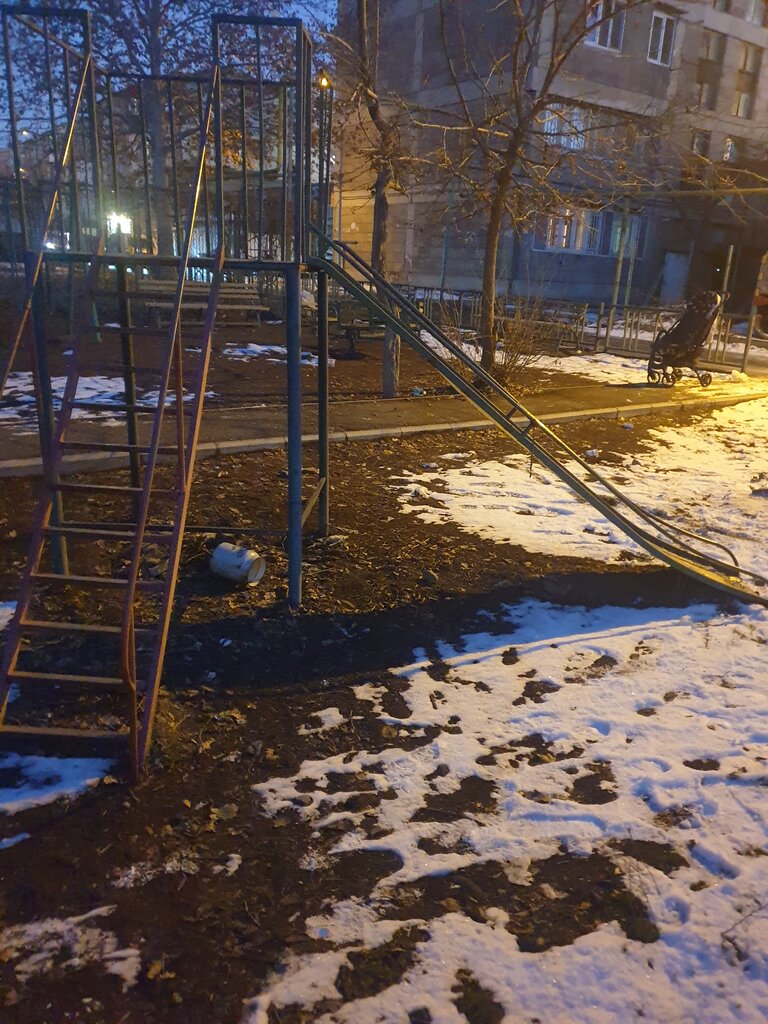 Oyun alanı Playground, Erivan, foto