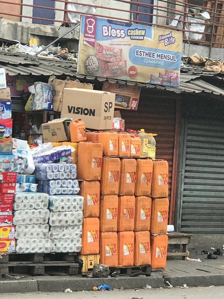 Market Esthee Mensul, Akra, foto