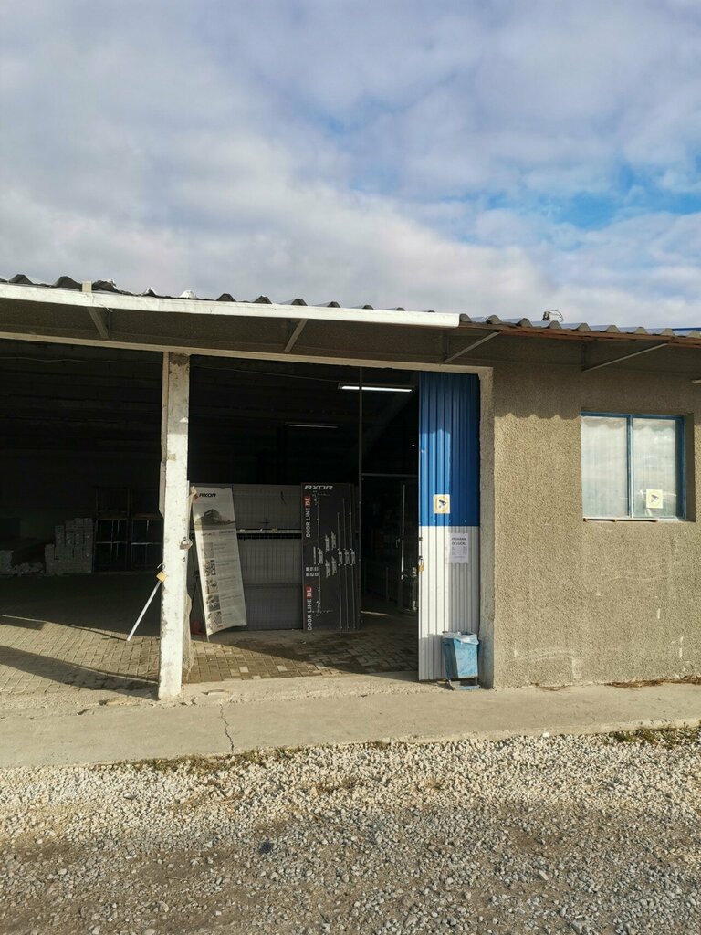 Pencere aksesuarları Columna Logistic, Beltsi, foto
