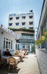Hôtel le Cheval Noir (Rue de Noisy le Sec No:6, Bagnolet), otel