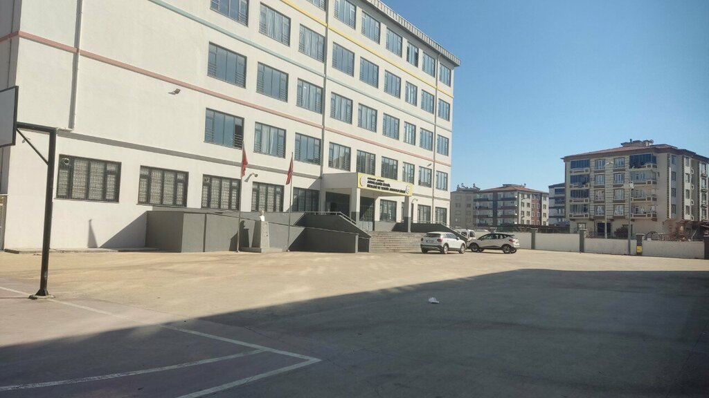 Mesleki ve teknik anadolu lisesi Abdulkadir Özgül Mesleki ve Teknik Anadolu Lisesi, Gaziantep, foto