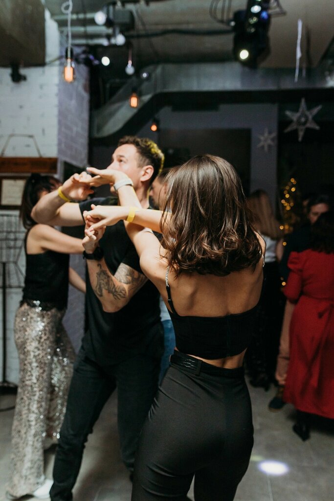 Dans okulları Бачата, Çehov, foto