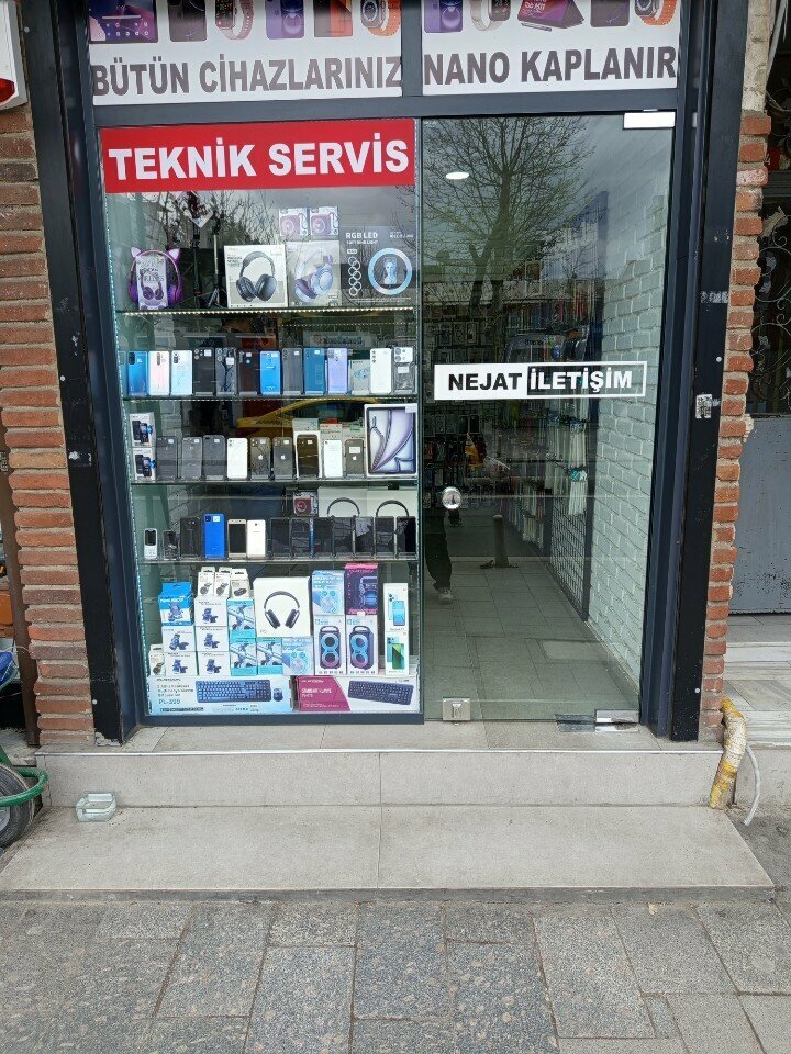 Cep telefonu aksesuarları Nejat İletişim, İstanbul, foto