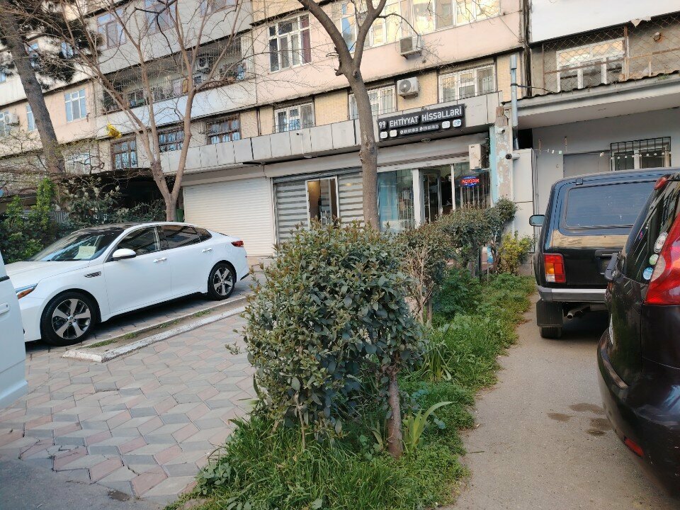 Otomobil yedek parçaları 99 Ehtiyyat hissəlləri, Bakü, foto