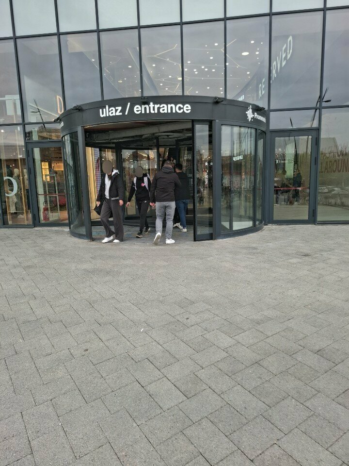 Engelliler için tuvalet Toalet za invalide, Novi Sad, foto