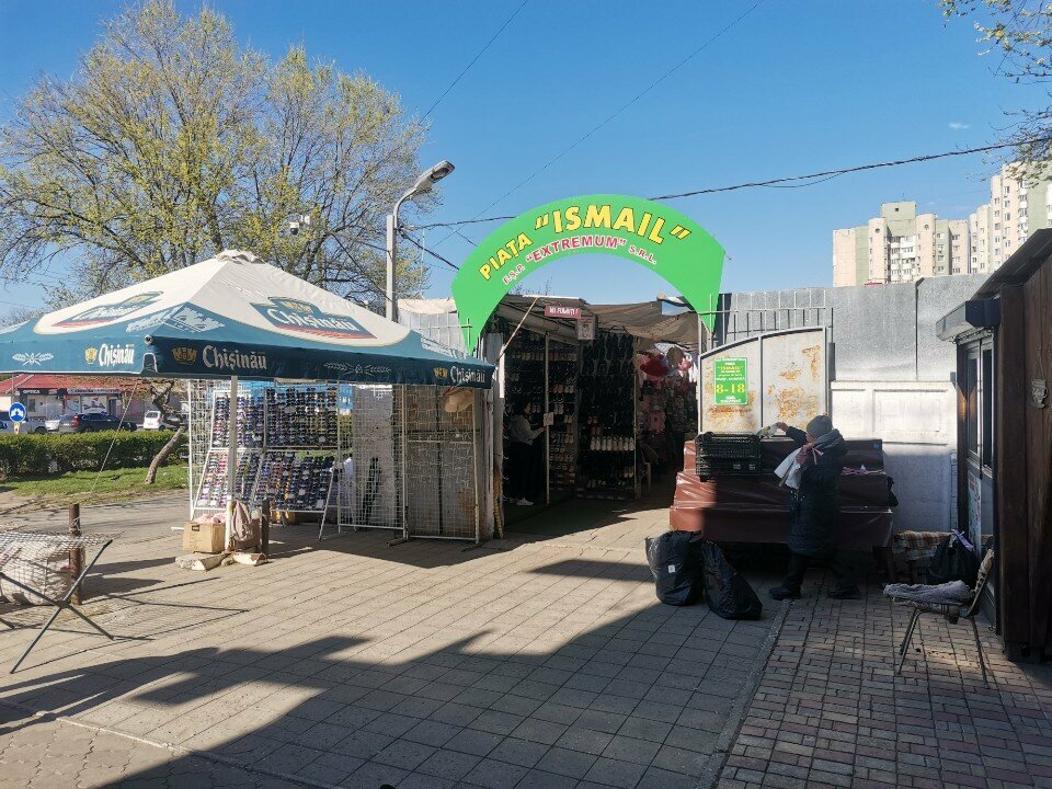 Giyim pazarı Piata Ismail, Kişinev, foto
