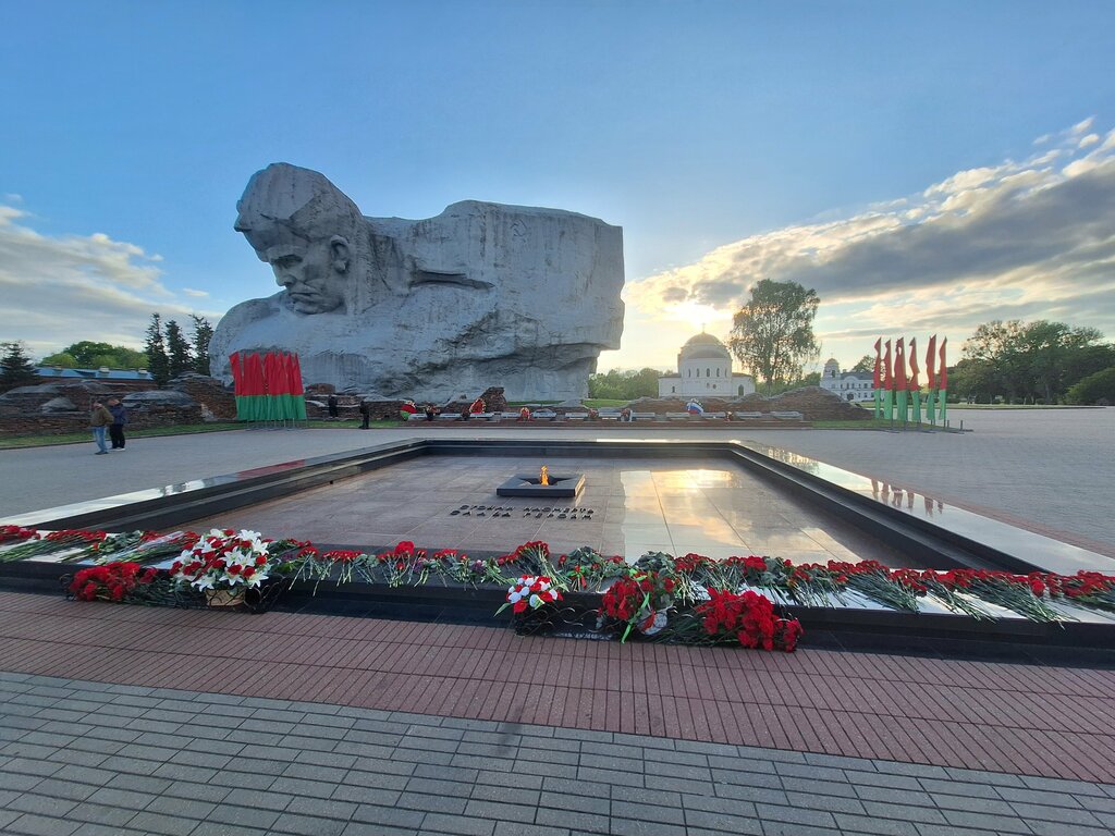 Anıt, heykel Вечный огонь, Brest, foto