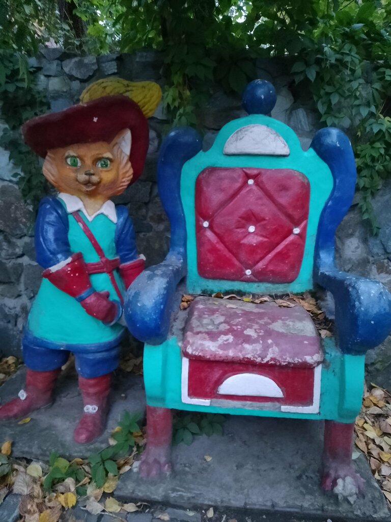 Park, sokak heykeli Кот в сапогах, Barnaul, foto