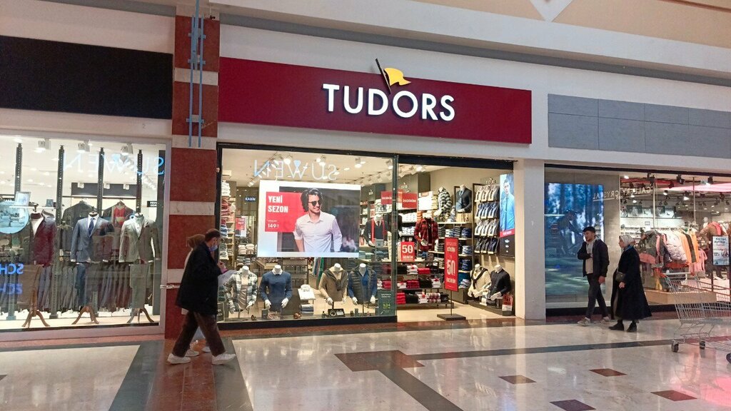Giyim mağazası Tudors, Konya, foto