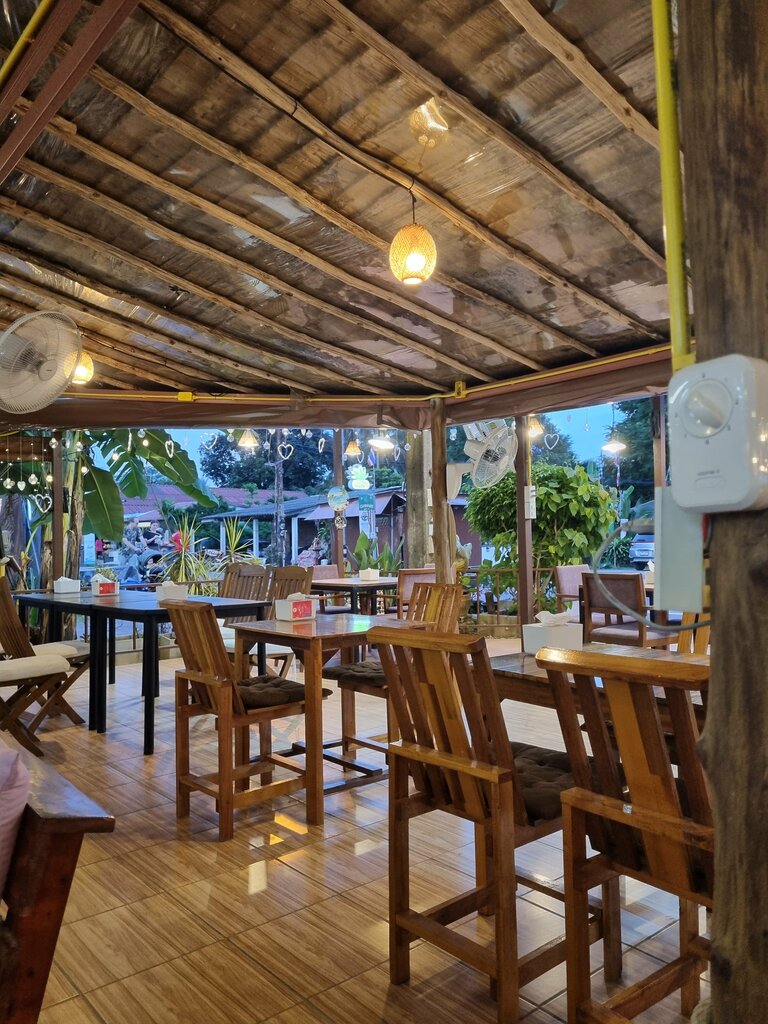 Kafe Maikhao Memory Bar & Restaurant by NooNit's Kitchen, Phuket Eyaleti, foto