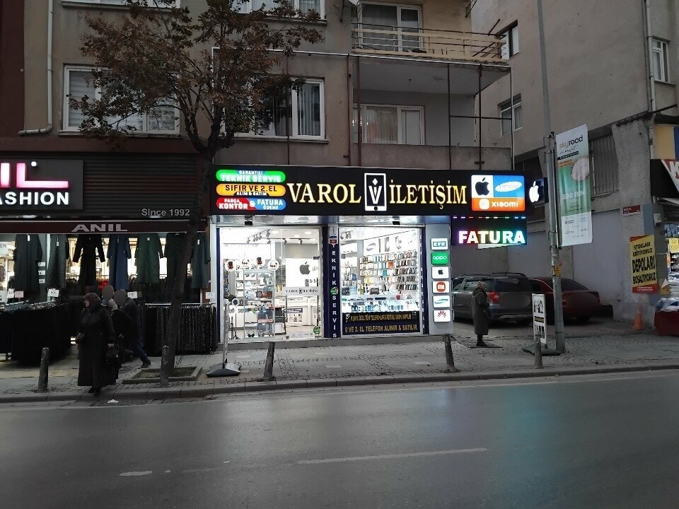 Cep telefonu ve aksesuarları satış mağazaları Varol İletişim, İstanbul, foto