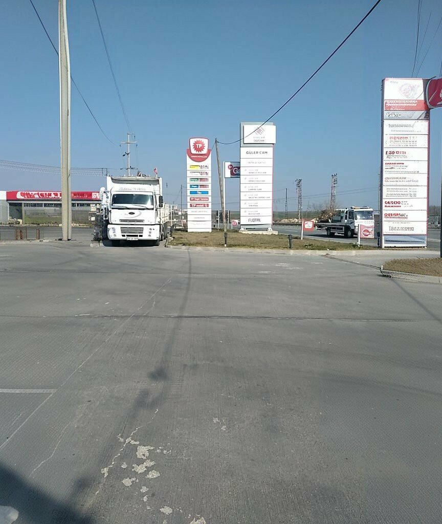 Benzin istasyonu Türkiye Petrolleri, Lüleburgaz, foto