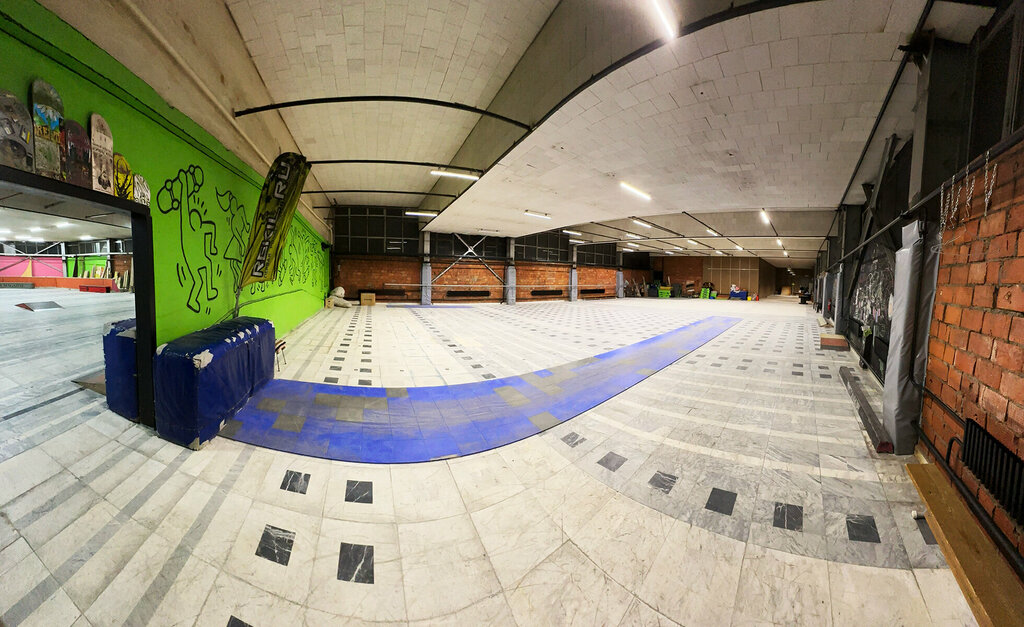 Çok amaçlı spor tesisleri Skatepark RollerArena-3, Moskova, foto
