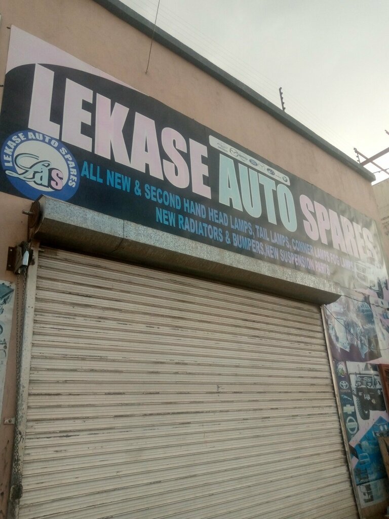 Otomobil servisi Lekase Auto Spares, Lusaka, foto