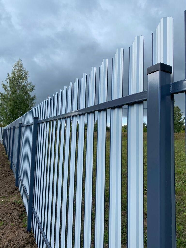 Çitler, parmaklıklar Dostupnye Zabory, Sergiyev Posad, foto