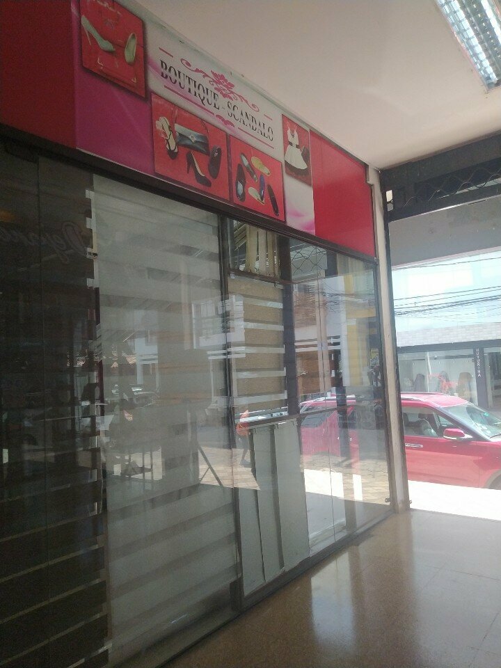 Dış giyim mağazası Escándalo boutique, Santa‑Krus, foto