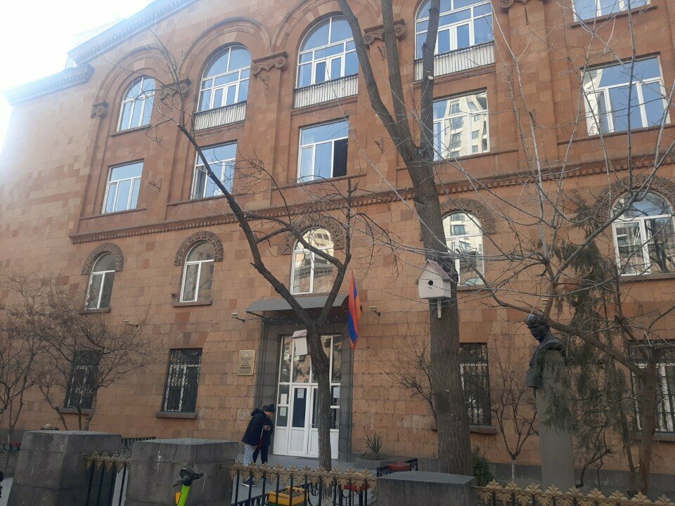 Ortaokul Yerevan basi school № 67 named after Yeghishe Charenc, Erivan, foto