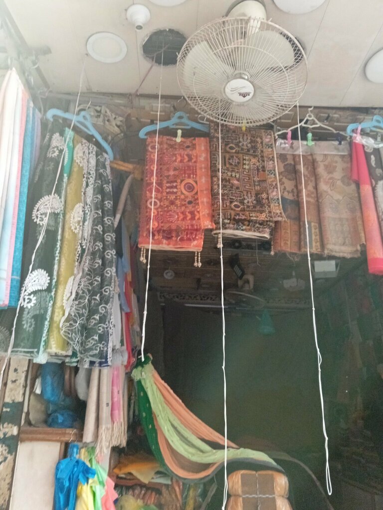 Giyim pazarı Pak Shal & Dopatta Markaz, Rawalpindi, foto