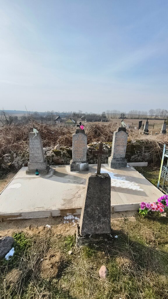 Anıt, heykel Захоронение панов Чарноцких, Brestskaya oblastı, foto