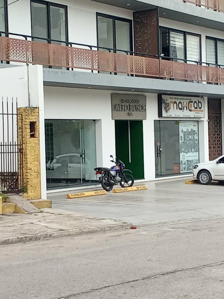 Emlak ofisi Condomino Alto Busch, Santa‑Krus, foto