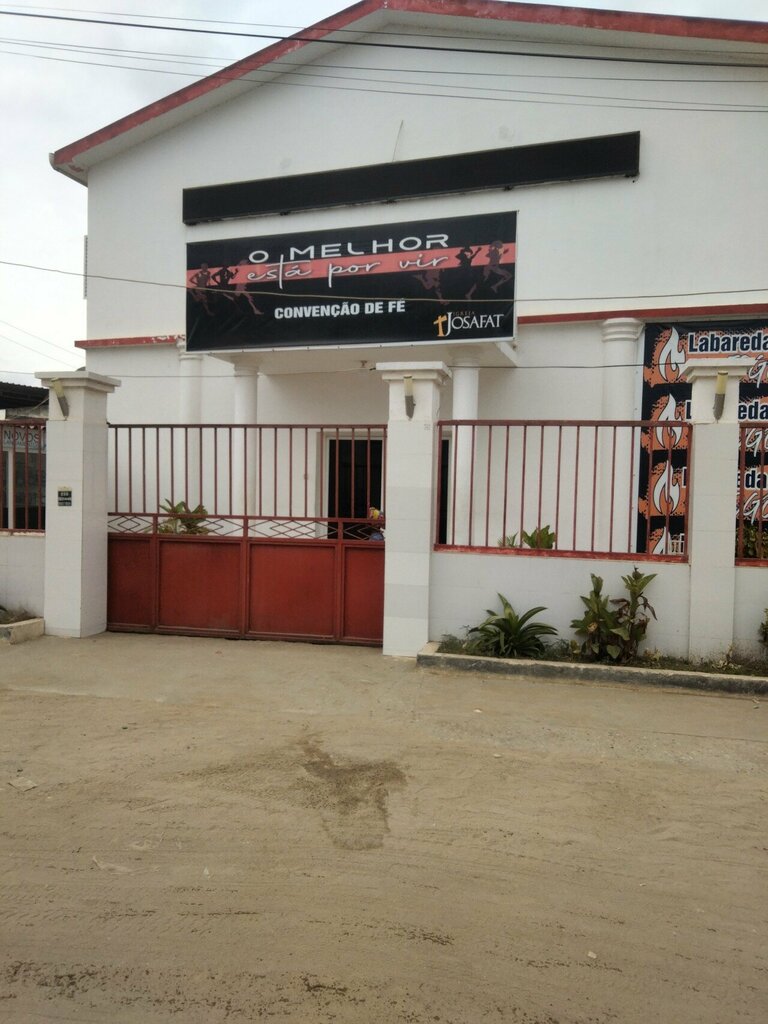 Protestan kilisesi Igreja Morro Bento, Loanda, foto