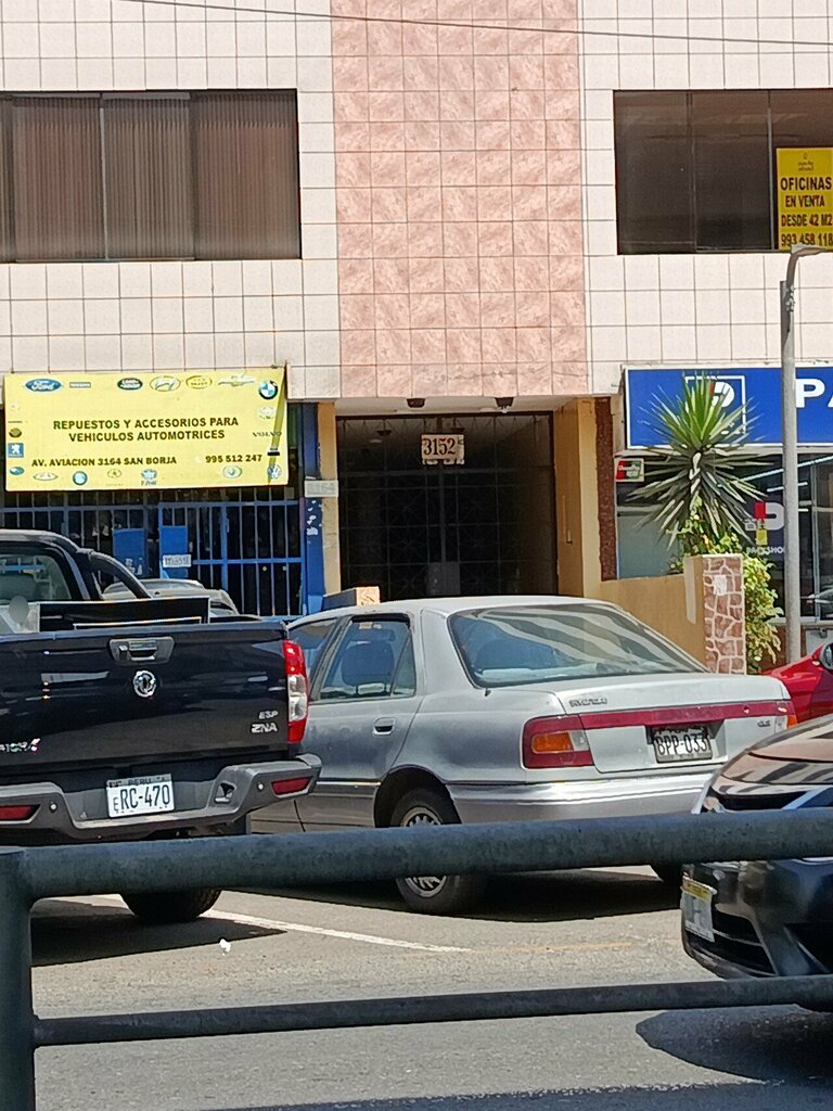 Otomobil yedek parçaları Repuestos y accesorios para vehiculos automotrices, Lima, foto