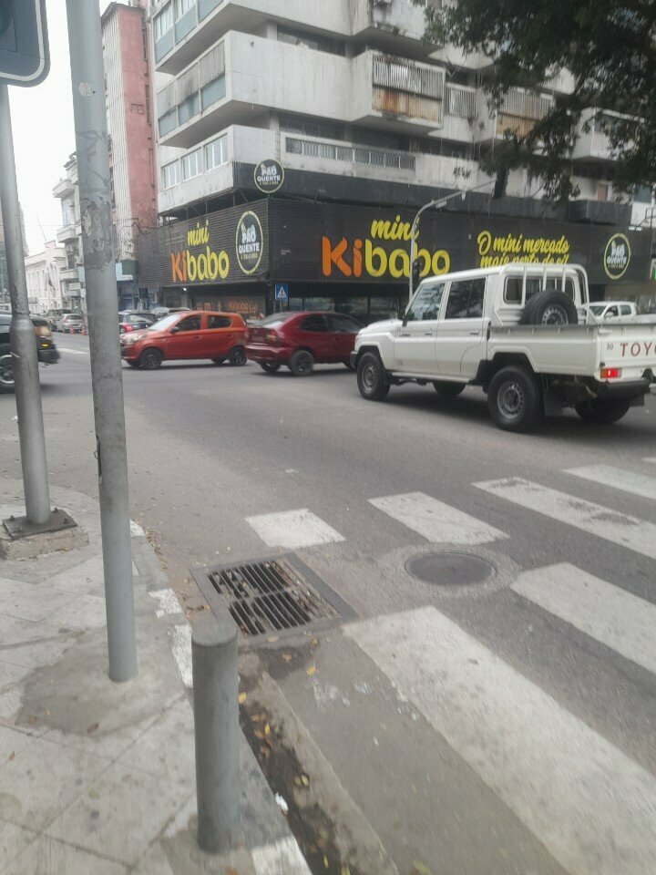 Süpermarket Kibabo, Loanda, foto