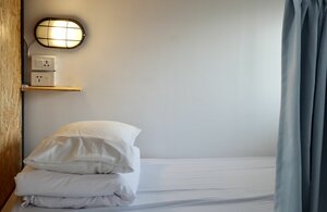 Oldmancaptain Hostel (Taiwan, City of Tainan, Simen Road, Section 2), otel  Tainan'dan