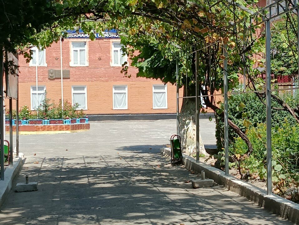Ortaokul School № 5, Celalabat, foto