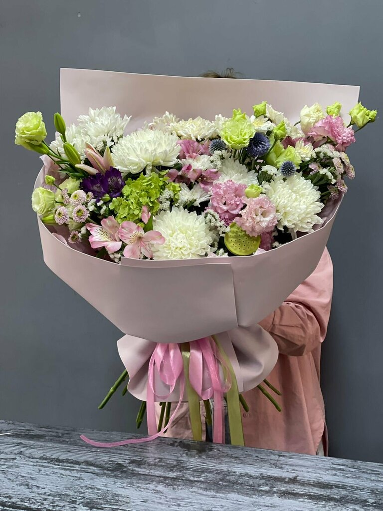 Çiçekçiler Tina byket, Volgodonsk, foto