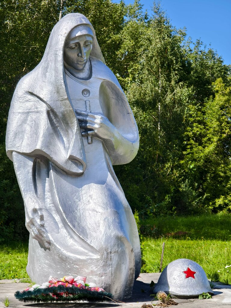 Anıt, heykel Мать павшего солдата, Vitebskaya oblastı, foto