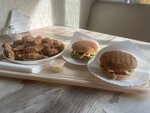BROlers (Sovetskaya Street No:2, Roschino), kafe  Saint‑Petersburg ve Leningradskaya oblastından