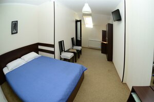 Kantsler (ulitsa Kutuzova No:1/1), otel  Tihoretsk'ten