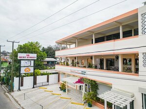 The West House Boutique Hotel (Cayo District, San Ignacio), otel  San Ignacio'dan