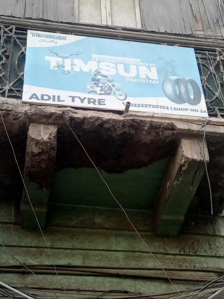 Jant ve lastikçiler Adil tyre, Karaçi, foto