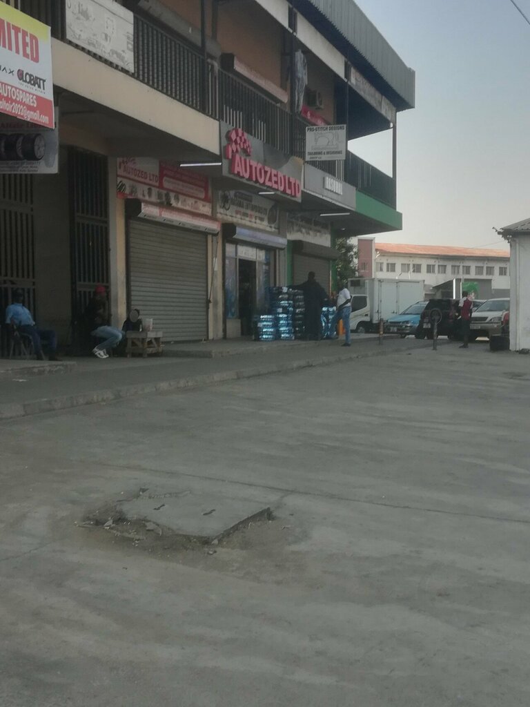 Otomobil yedek parçaları Auto Zed, Lusaka, foto